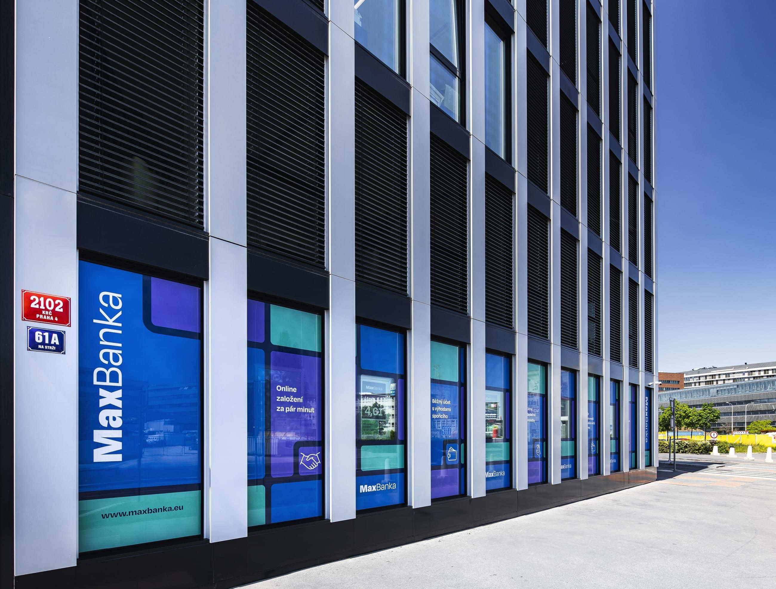Max banka – součást skupiny CREDITAS